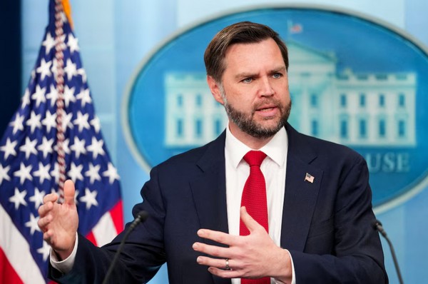 Vicepresidente de Estados Unidos, JD Vance, partió rumbo a Suiza para ...